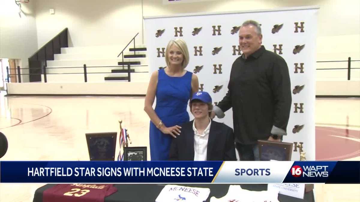 Jonathan Lucas of Hartfield signs on to McNeese State