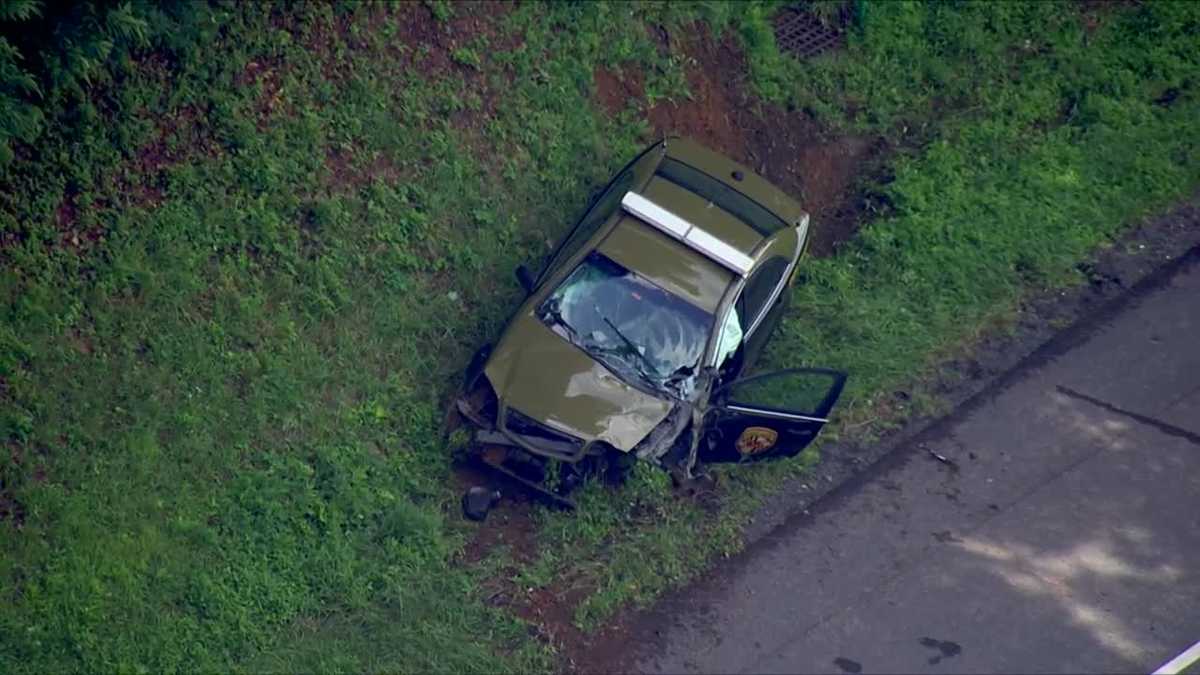 State trooper injured in crash during pursuit on I-95
