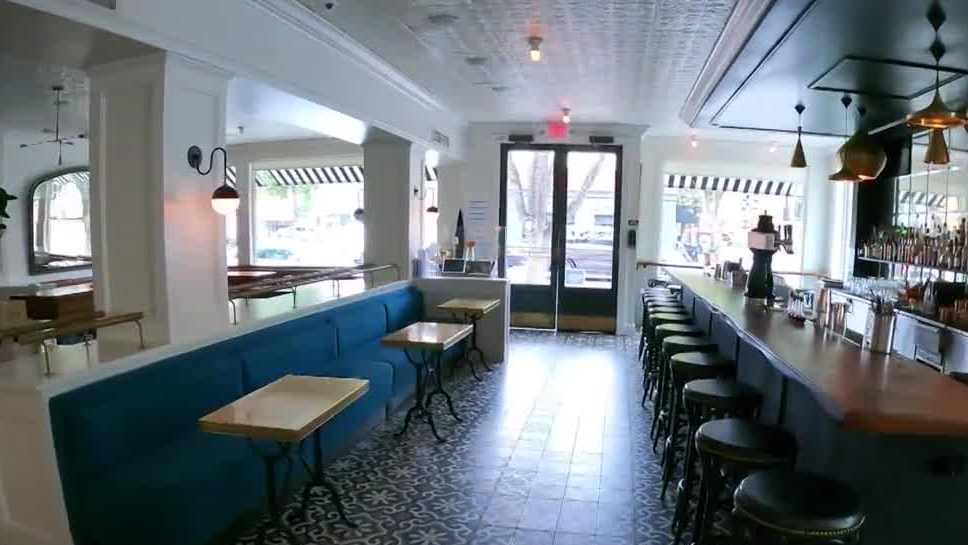 Restaurants forced outside during cold weather, holiday season