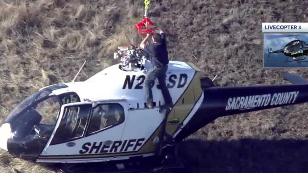 Video: Sacramento County Sheriff’s helicopter is airlifted out of a ...