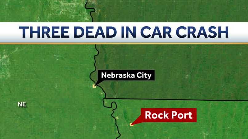Authorities investigate fatal crash near Iowa-Missouri border