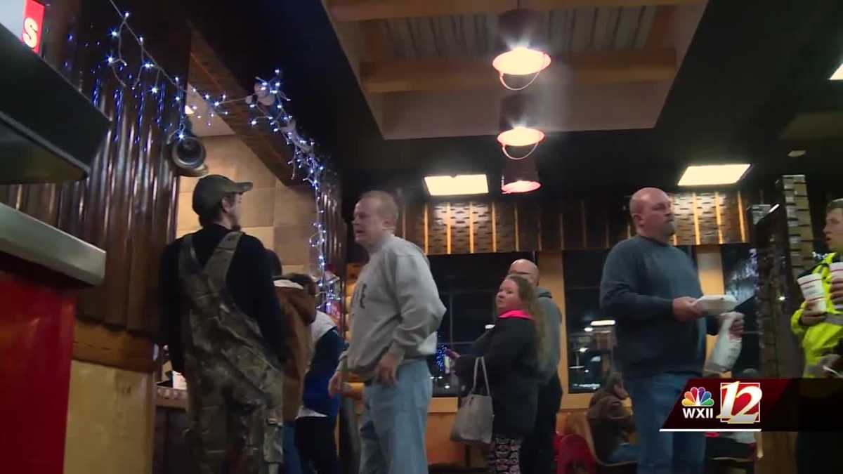 Cookout stays open during winter storm to feed hungry customers