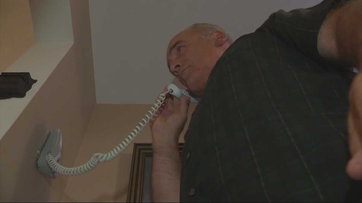 Scammers posing as IRS agents