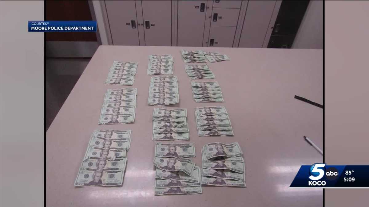 Police capture suspects accused of buying PS5 with fake cash