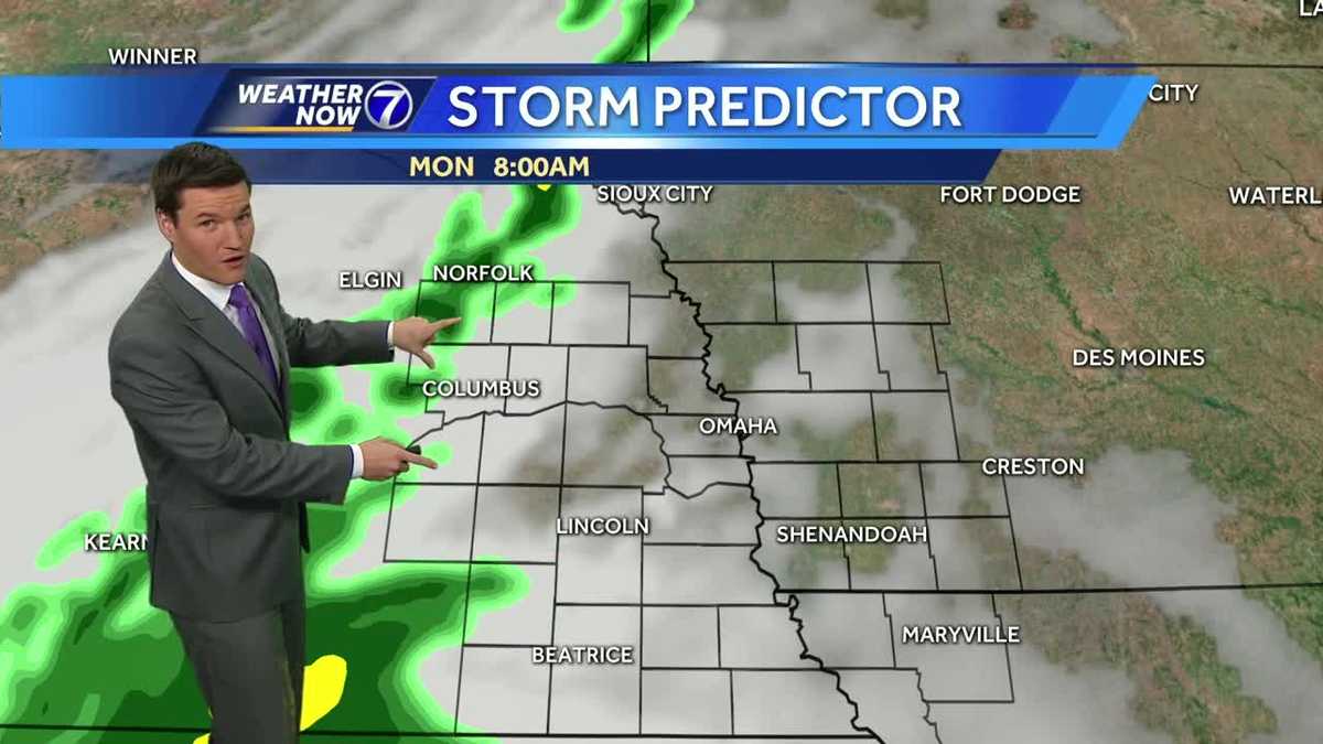 Cloudy start to Monday with chance for rain late