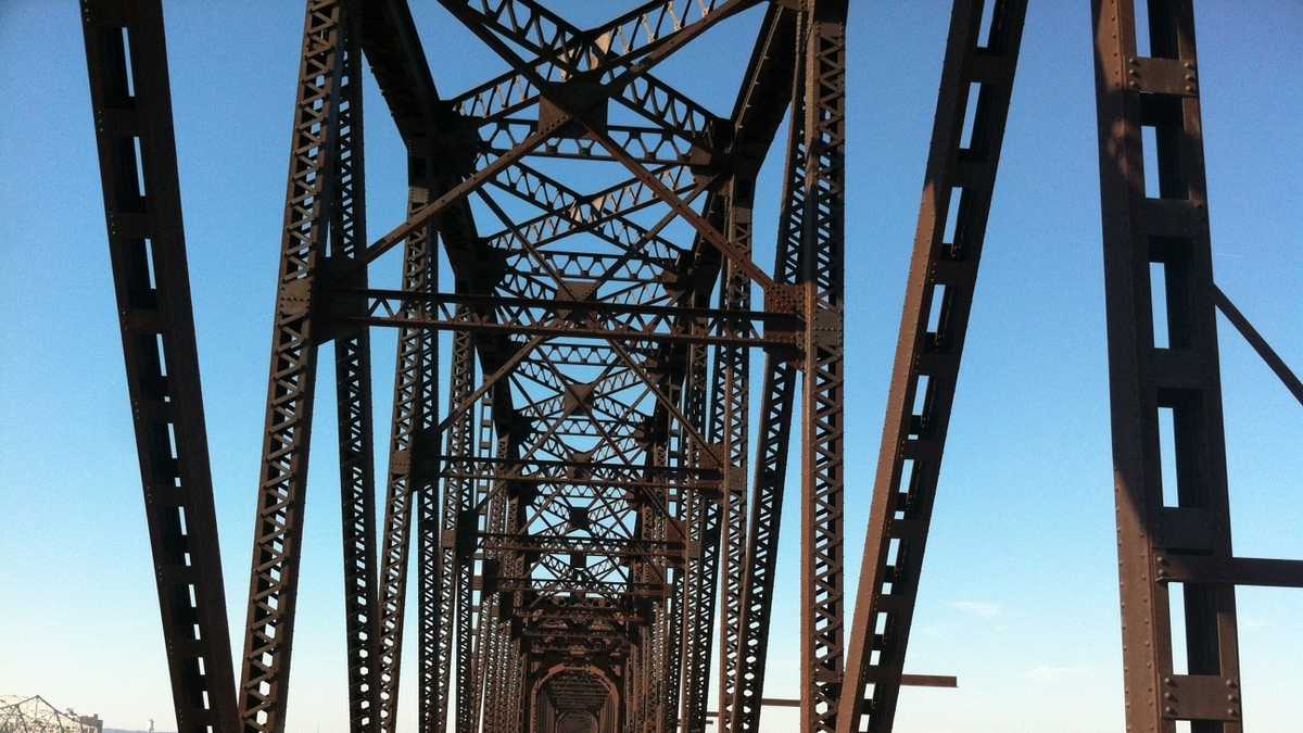 Big Four Bridge officially opens to pedestrian traffic