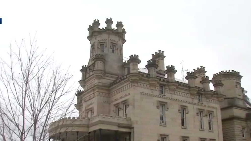Dentist at Iowa prison accused of working while intoxicated