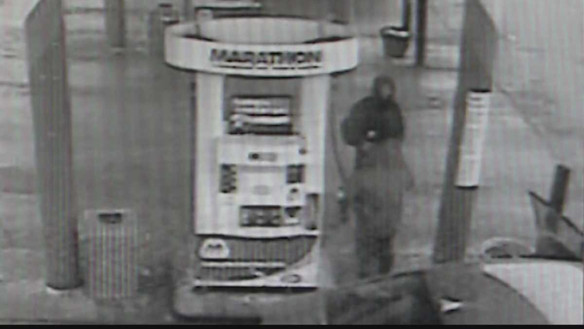 Attempted robbery at Wisconsin gas pump foiled by victim and gas nozzle