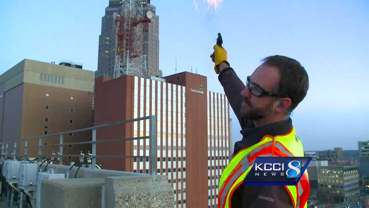 Battling the birds: Pyrotechnics disrupt flocks of birds in downtown ...