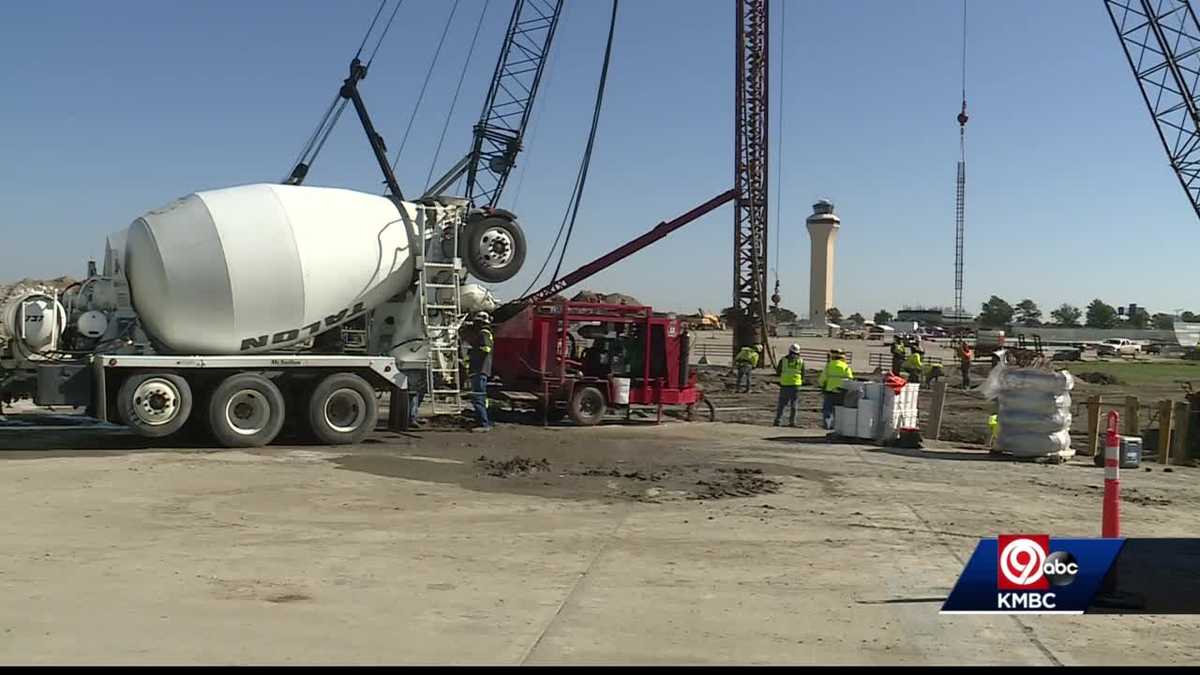 Builders of new airport say more Kansas Citians working on project