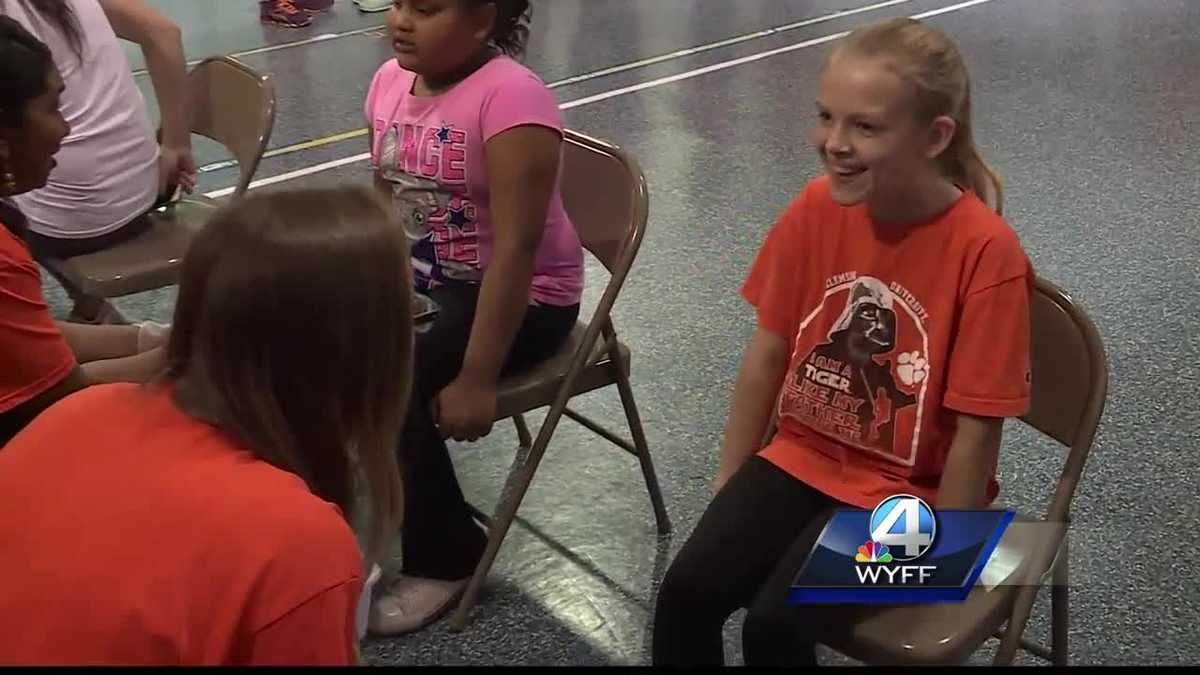 Samaritan's Feet gives "Shoes of Hope" to elementary students