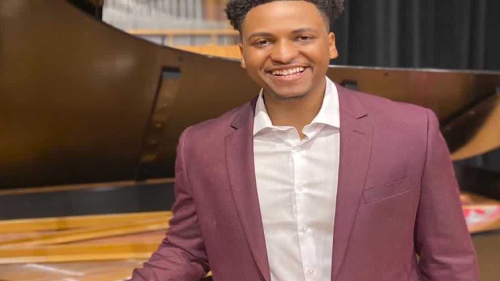 Murrah graduate, opera singer performs farewell concert before moving ...