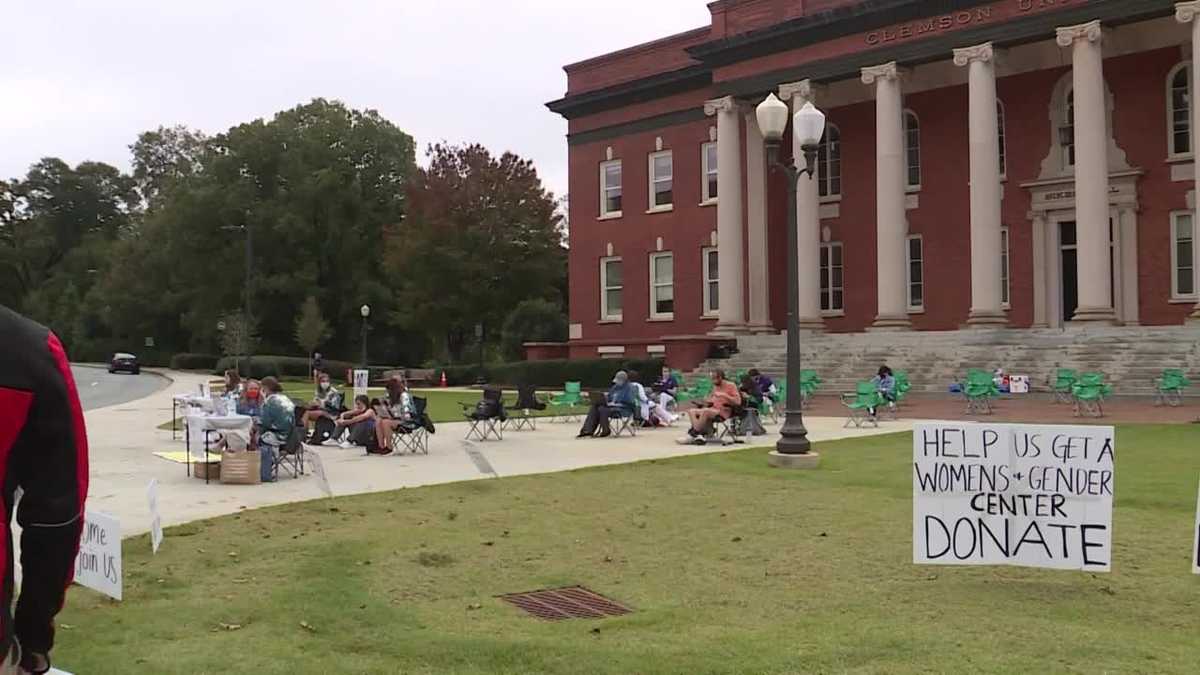 Sikes Hall sit-in ends following statement from Clemson University ...