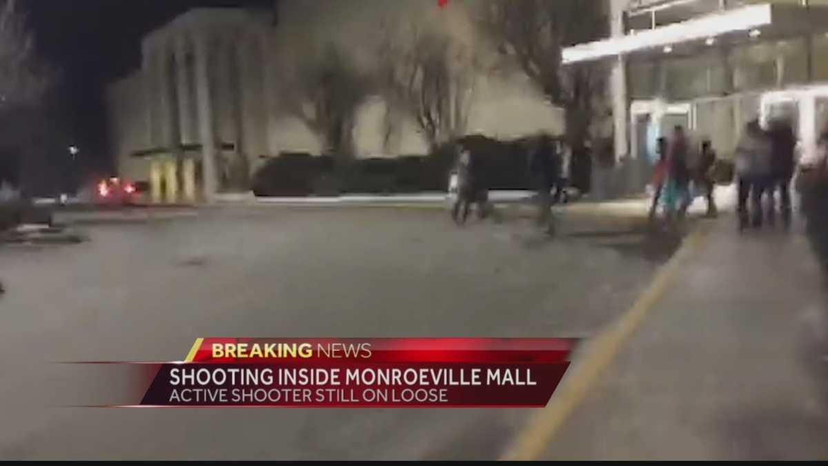 Shooter opens fire at Monroeville Mall, three wounded