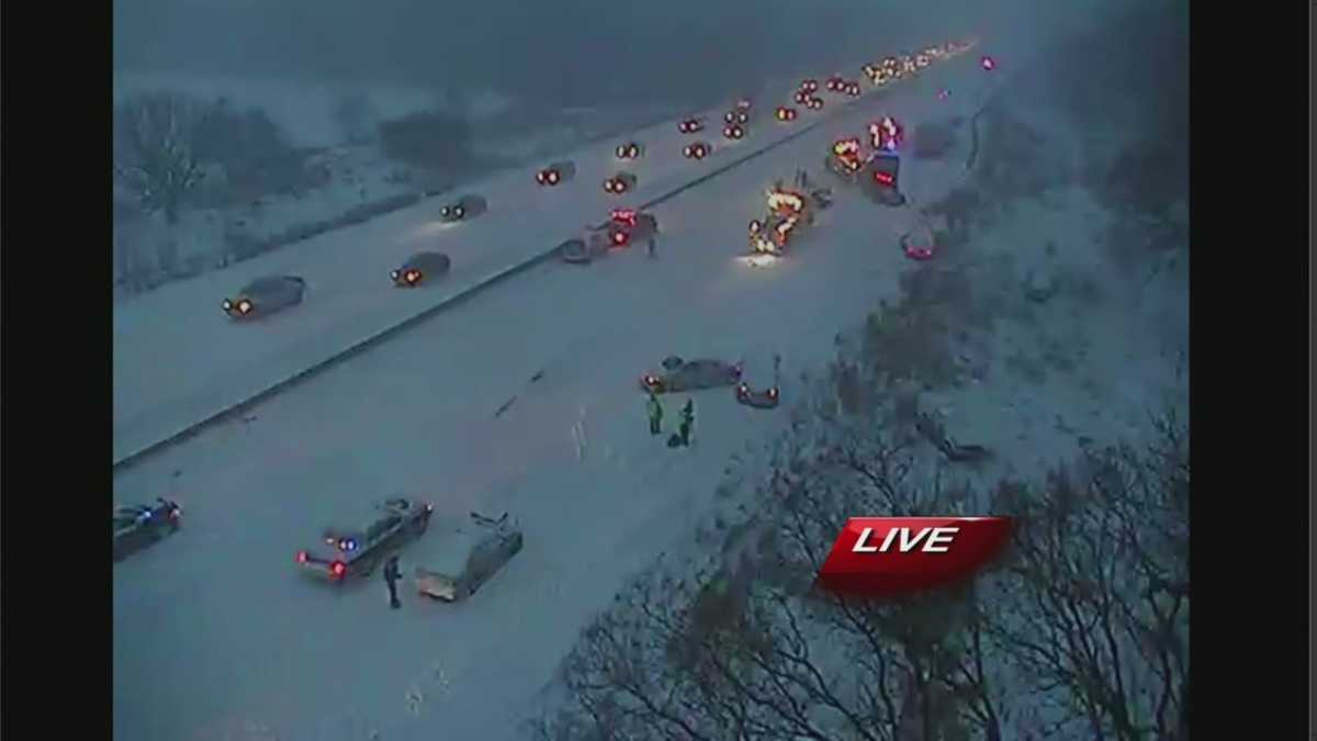 Multi-vehicle crash closes Interstate 80