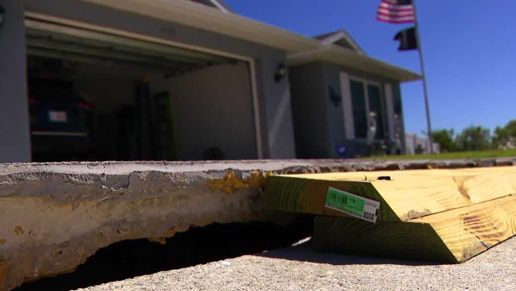 Florida couple fears sinking ground could swallow home - WBBH