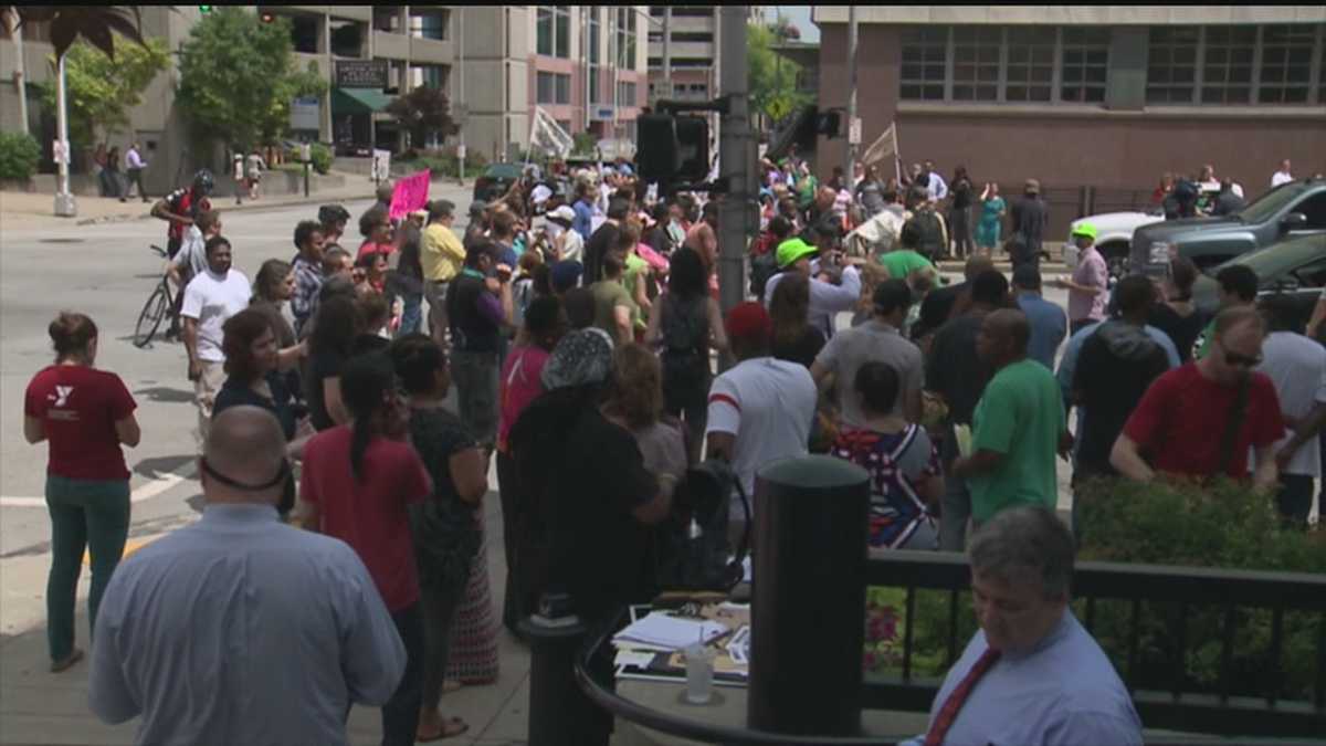 Protesters taped letter on LMPD door asking Dave Mutchler to be fired