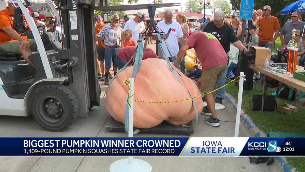 Peosta, Iowa couple claims title in Iowa State Fair's Biggest Pumpkin ...