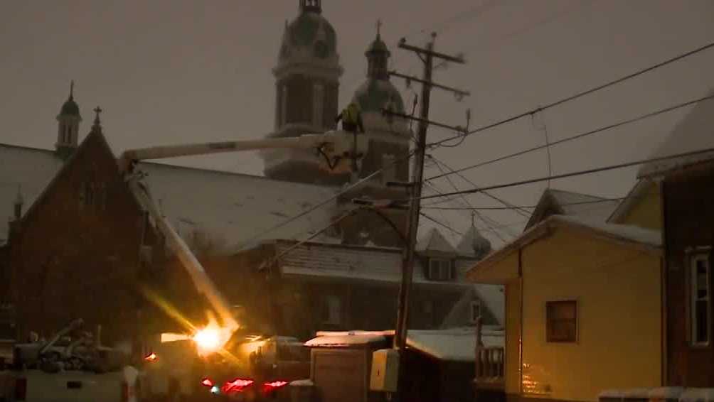 Power outages: Thousands without power as snowstorm impacts SE Wisconsin