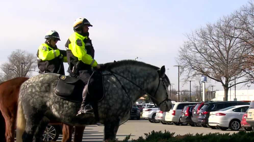 LMPD's mounted patrol back enhancing security at Louisville retail spots