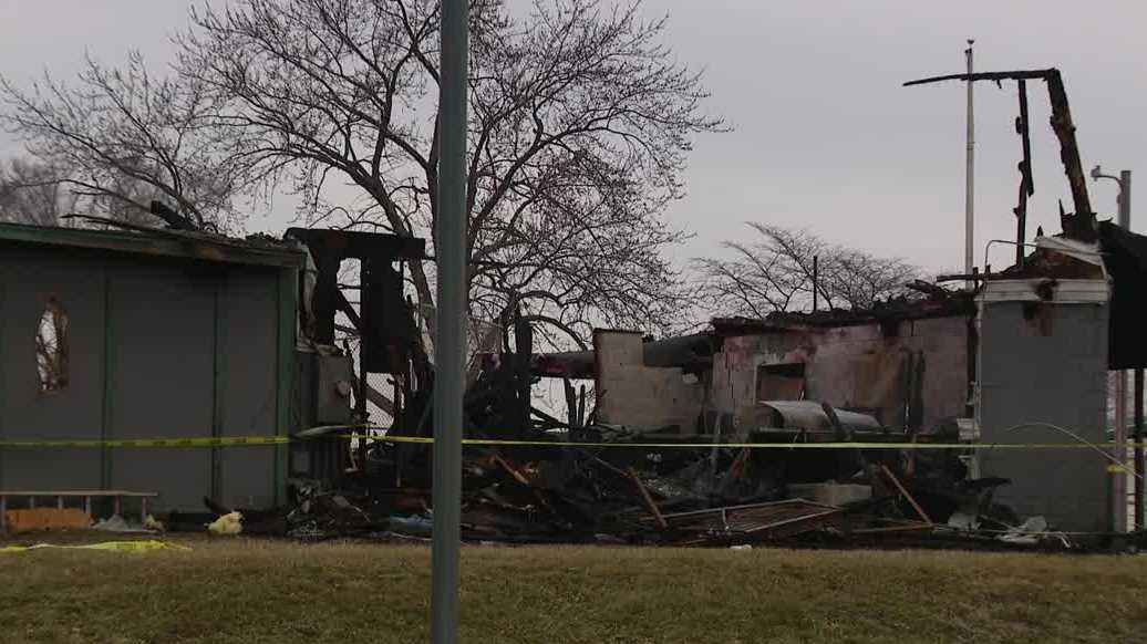 Fort Des Moines Little League snack shack catches fire