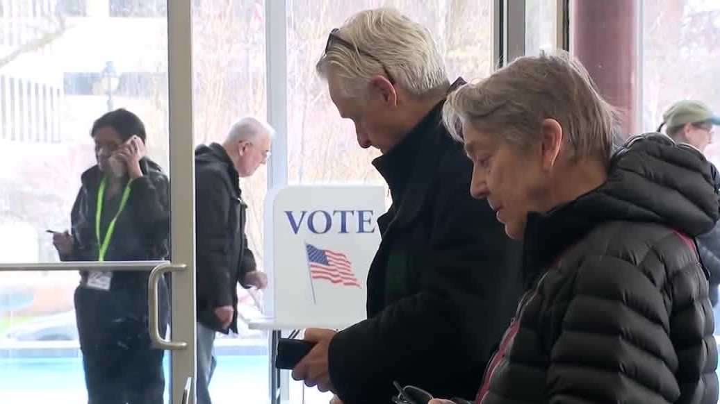 Early voting begins in Wisconsin for April 7 spring election