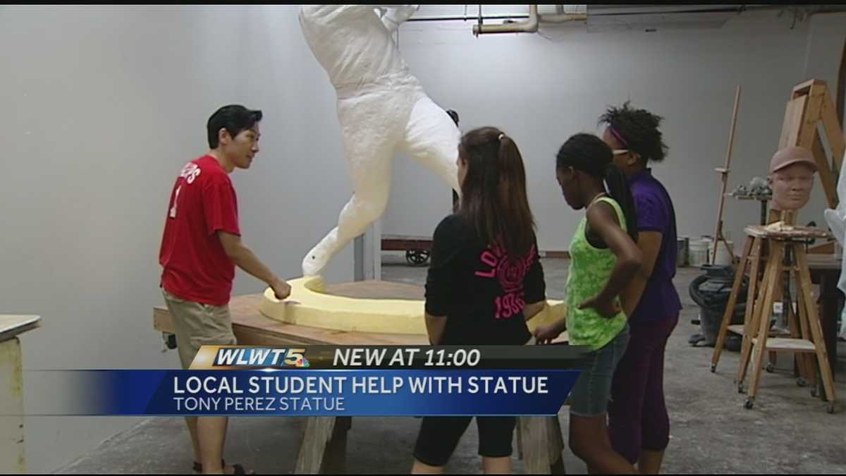 Students Help With Statue