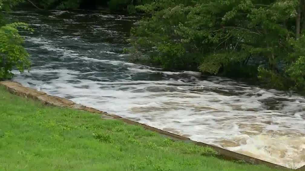 Teen rescued before going over dam on Suncook River
