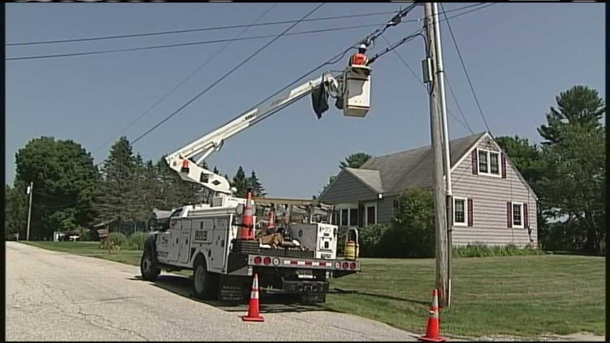 FairPoint workers still on the job after union contract expires