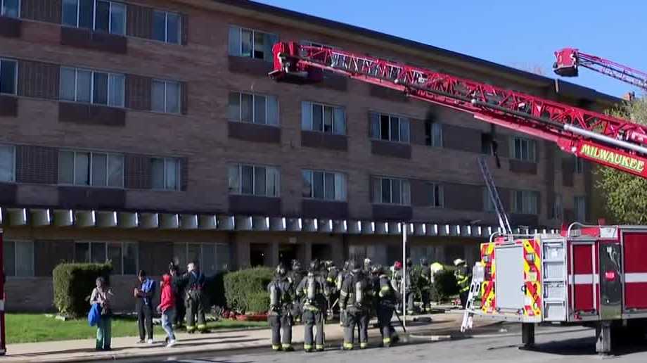 5th person dies after 5-alarm Milwaukee apartment fire