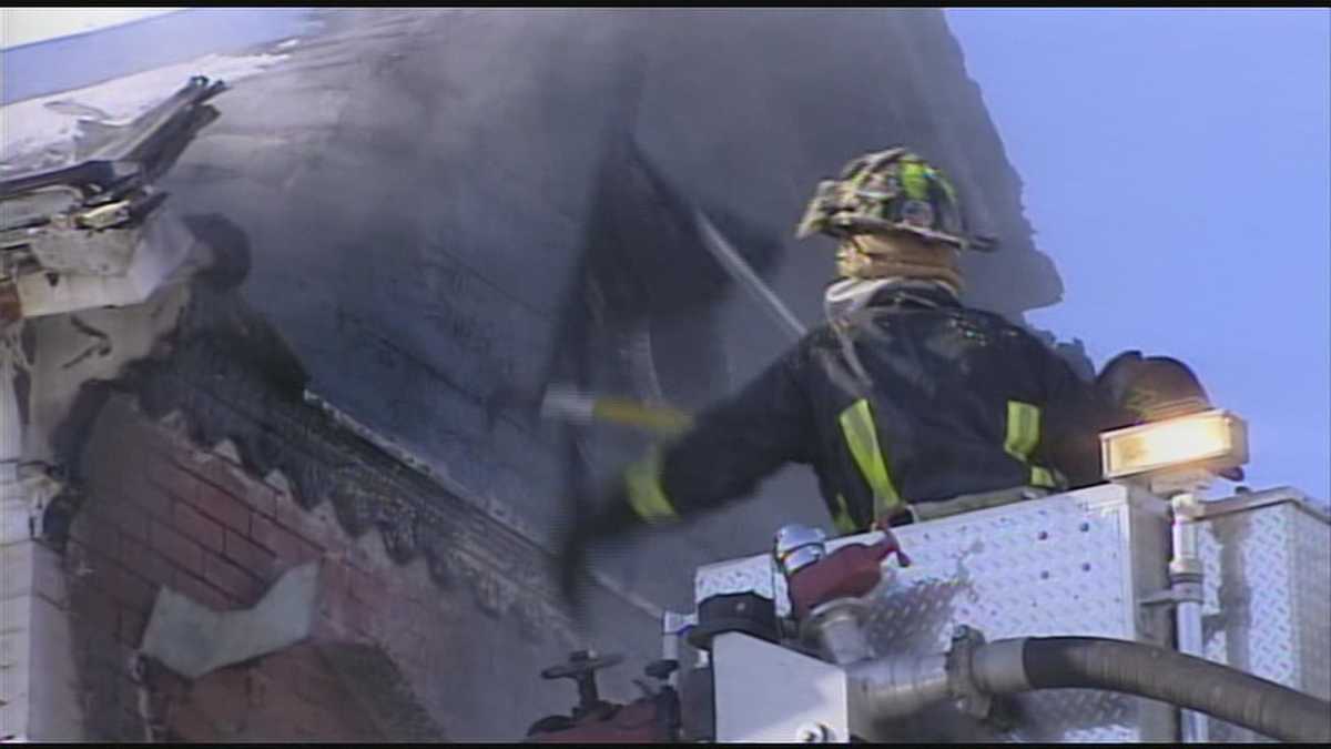 Fire crews investigate house fire in Hamilton