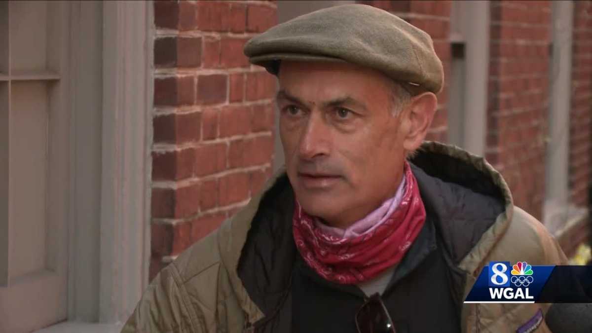 Journalist takes walk through U.S. history