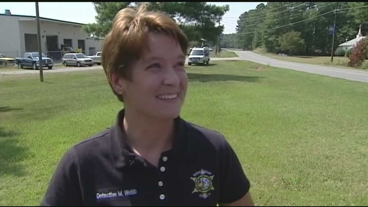 NC detective rescues woman from burning car