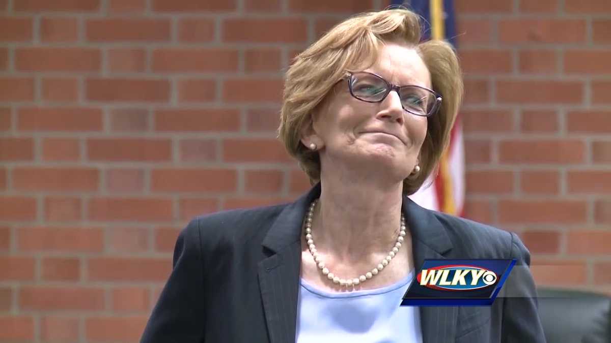 JCPS superintendent steps down