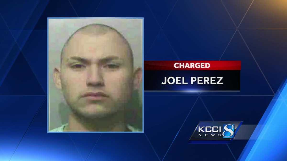 Des Moines man faces numerous charges after high-speed chase Des Moines man faces numerous charges after high-speed chase