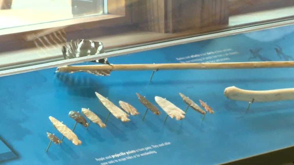 Native American artifact exhibit opens in Iowa