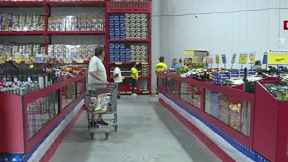 Kansas Citians stock up on fireworks before Independence Day