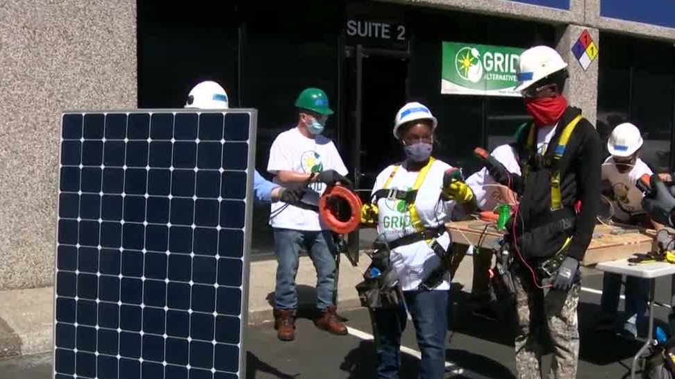How SMUD provides training for people looking to work in the solar industry