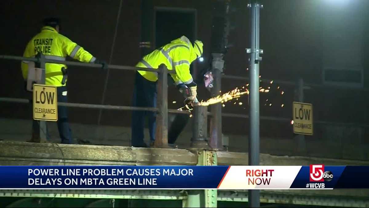 Electrical issue causes part of Green Line to grind to halt