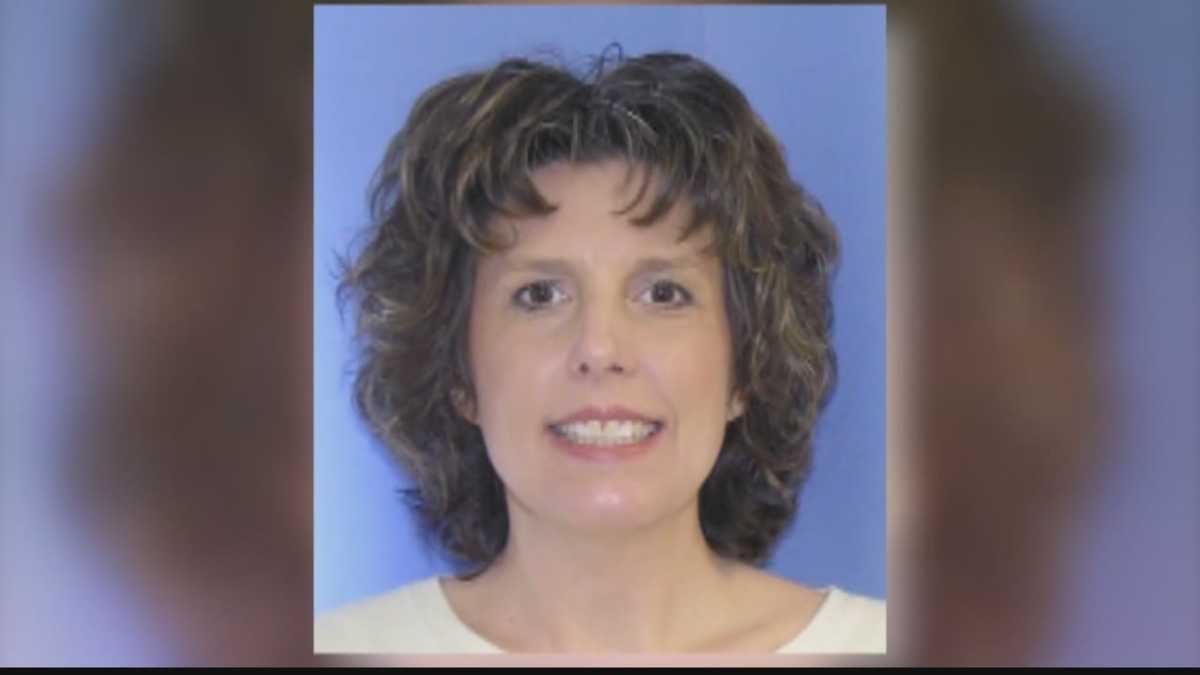 Police: wife kills husband, shoots self in Sharon