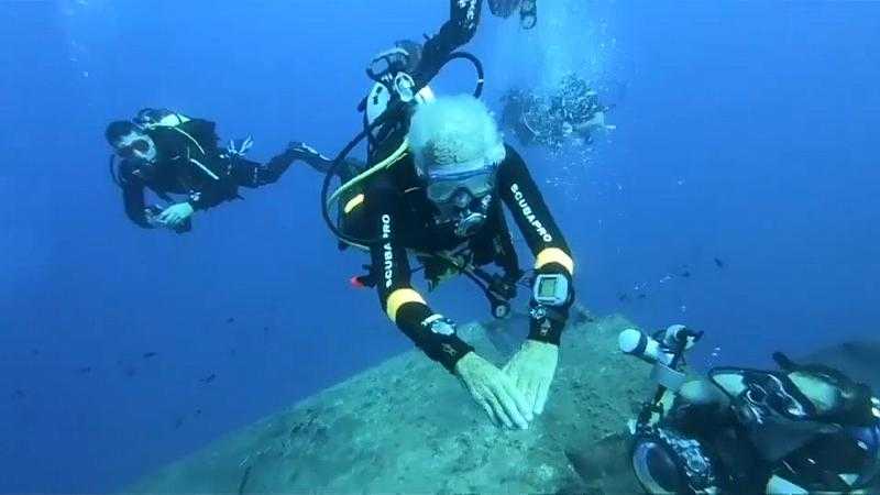 World's oldest diver breaks his own record