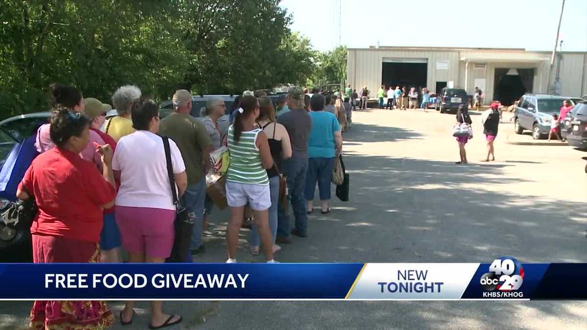 Salvation Army gives away chickens in Springdale