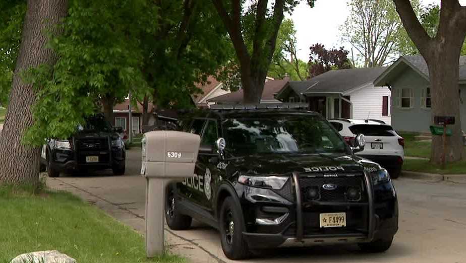 Milwaukee police officers shoot two dogs after dog bite incident