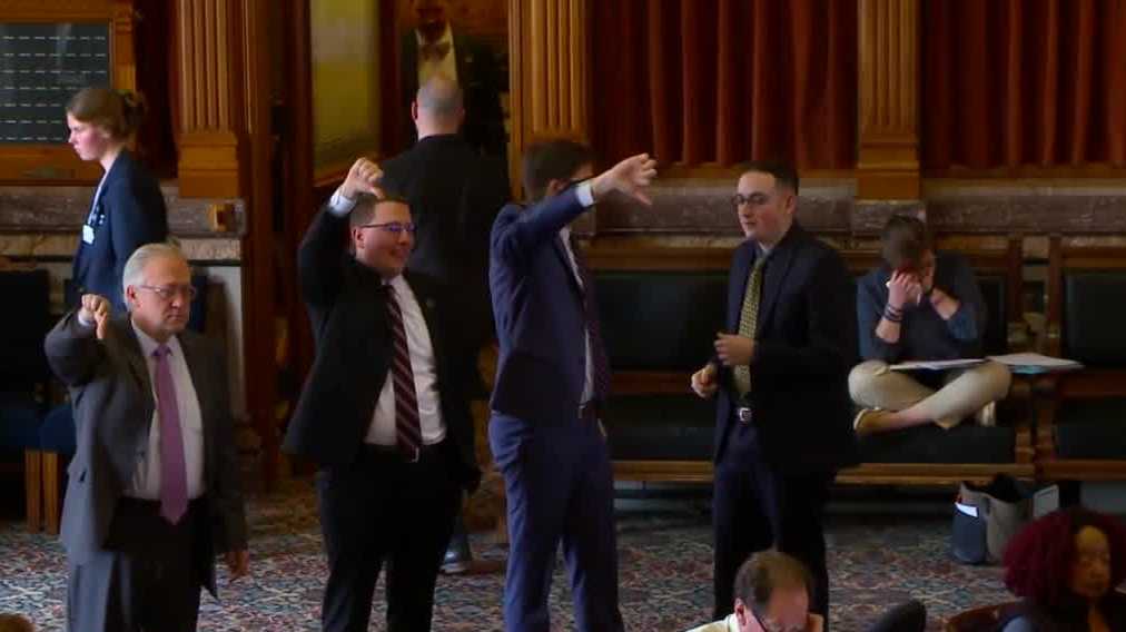 Iowa House passes Gov. Reynolds' state government restructuring bill