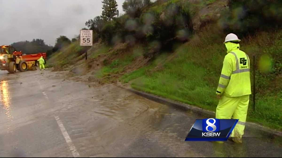 San Lorenzo River overflows banks in Felton