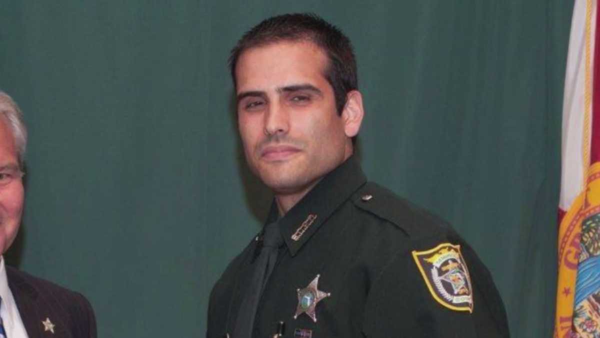 Deputy Accused Of Soliciting Sex From 17 Year Old