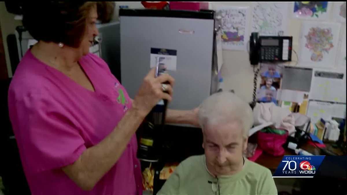 'Pink Ladies' help nursing home seniors feel their best by pampering them