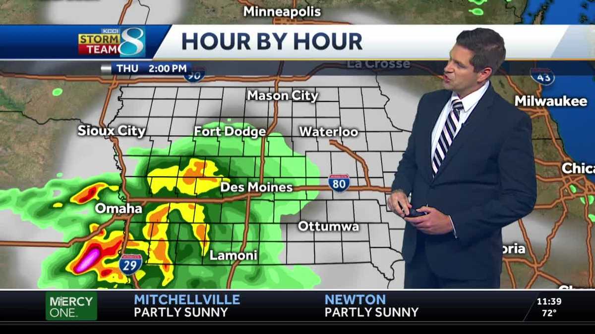 Tracking storms headed into Iowa