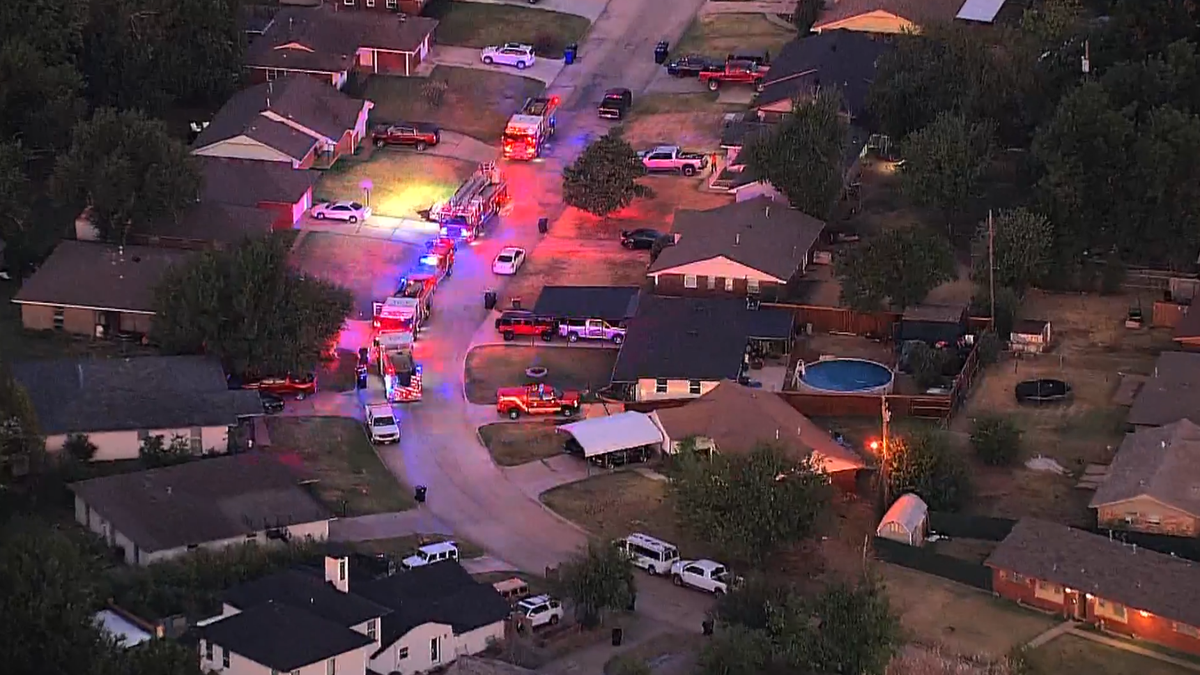 Crews battle fires Friday morning at two Oklahoma City