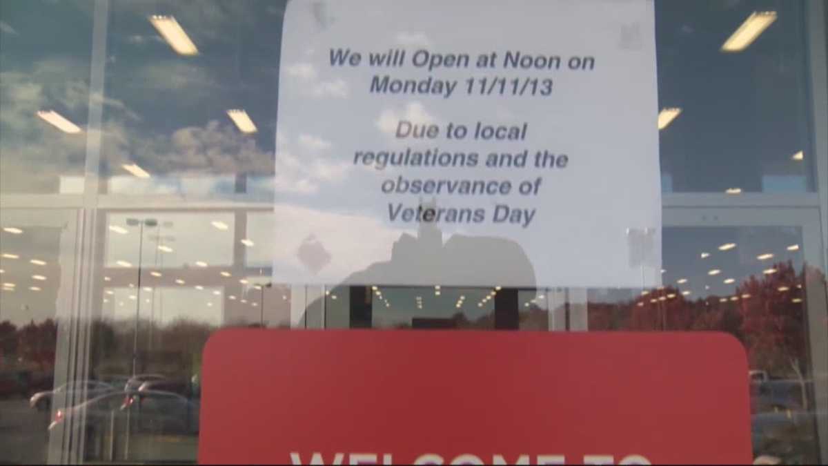 Stores open late to honor veterans